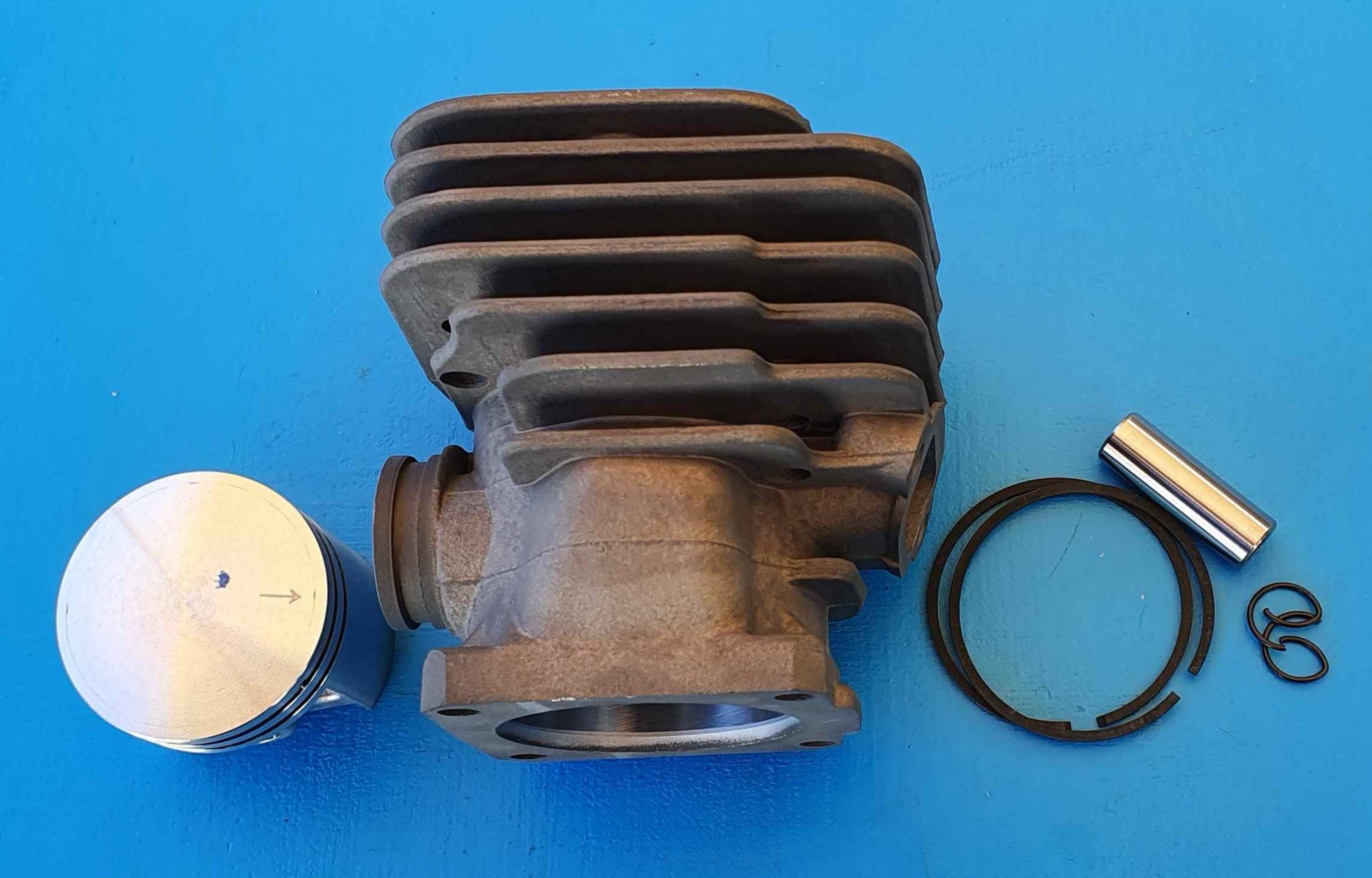 STIHL 024 Cylinder kit 42mm - Chainsaw Parts World