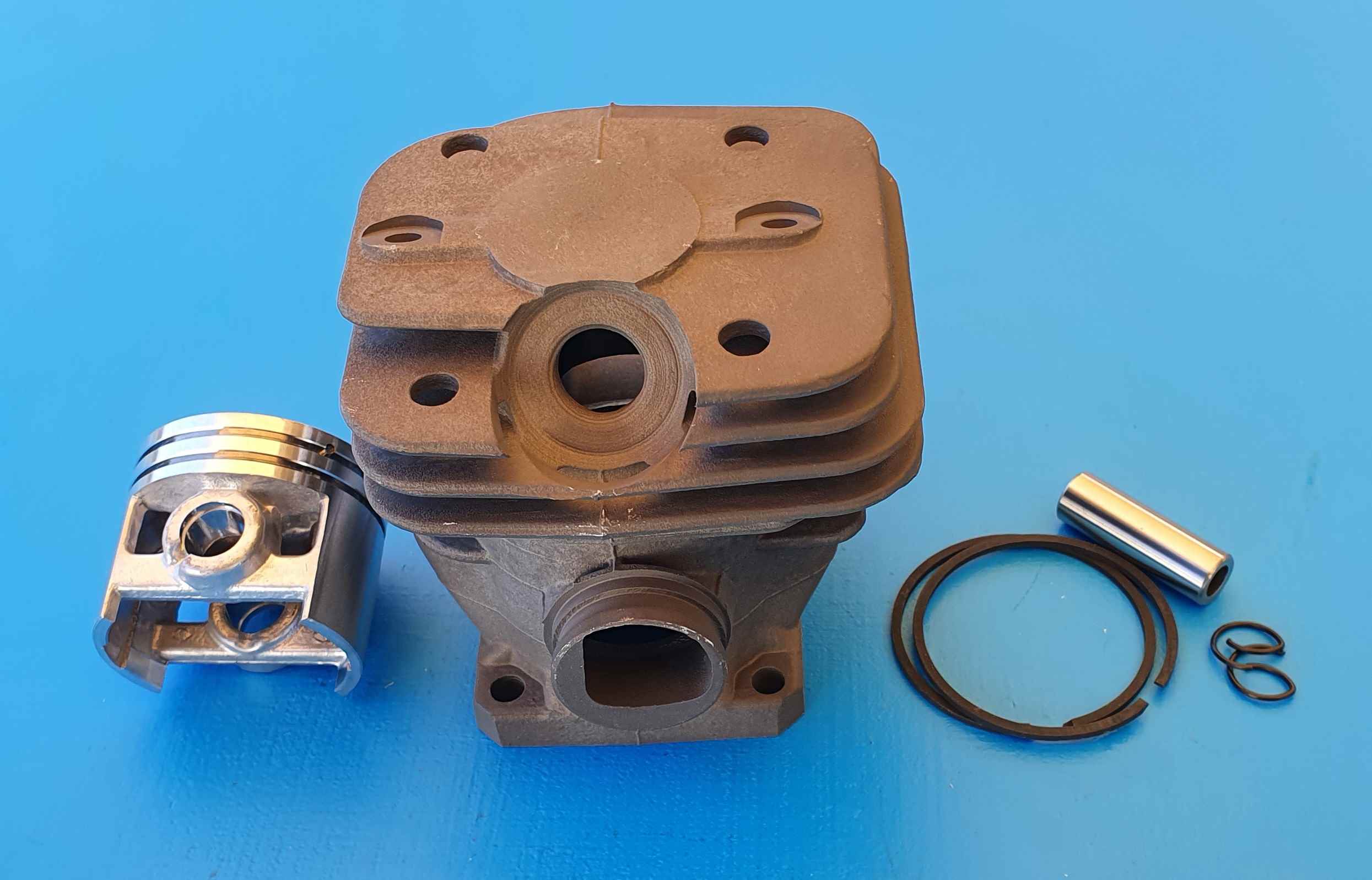 STIHL 024 Cylinder Kit 42mm Chainsaw Parts World STIHL 024 Cylinder Kit 42mm Chainsaw Parts World